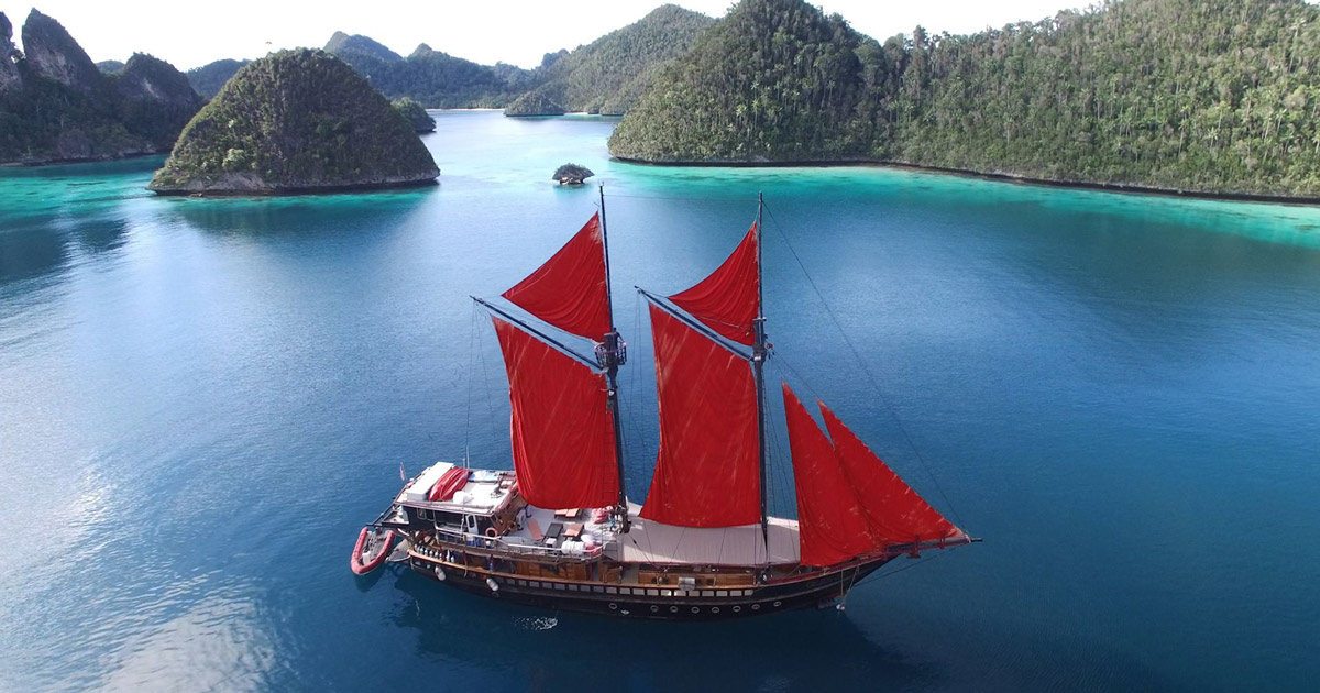 Calico Jack Liveaboard, Raja Ampat and Cenderawasih Bay